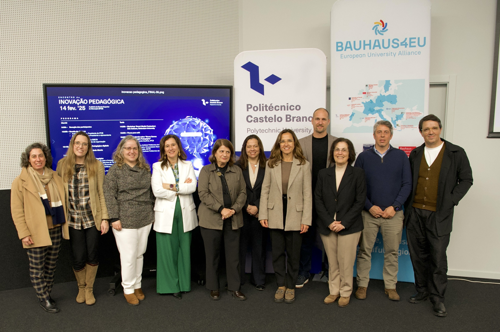 Encontro de Inovação Pedagógica dedicado ao tema da Inteligência ...